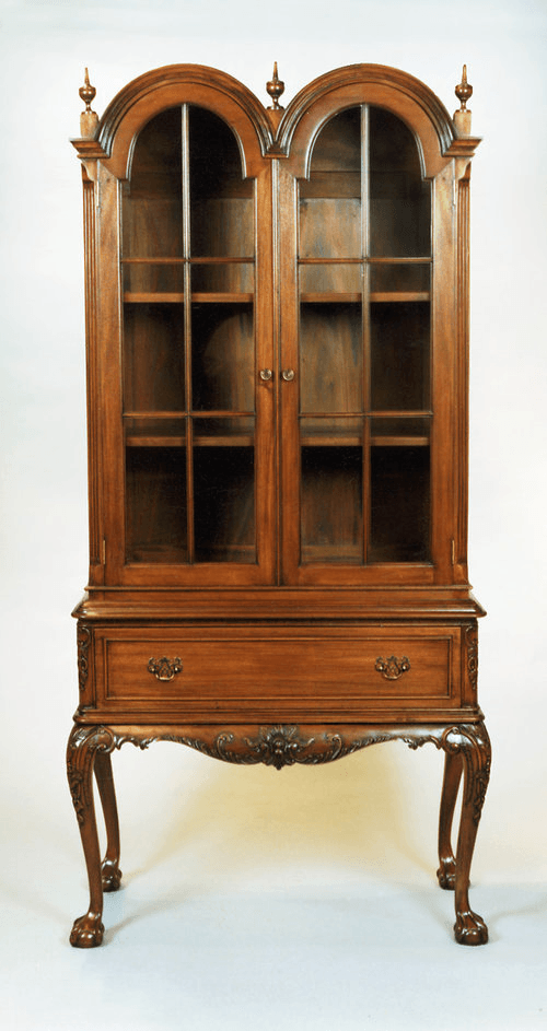 Dome top chippendale display cabinet – House of Chippendale